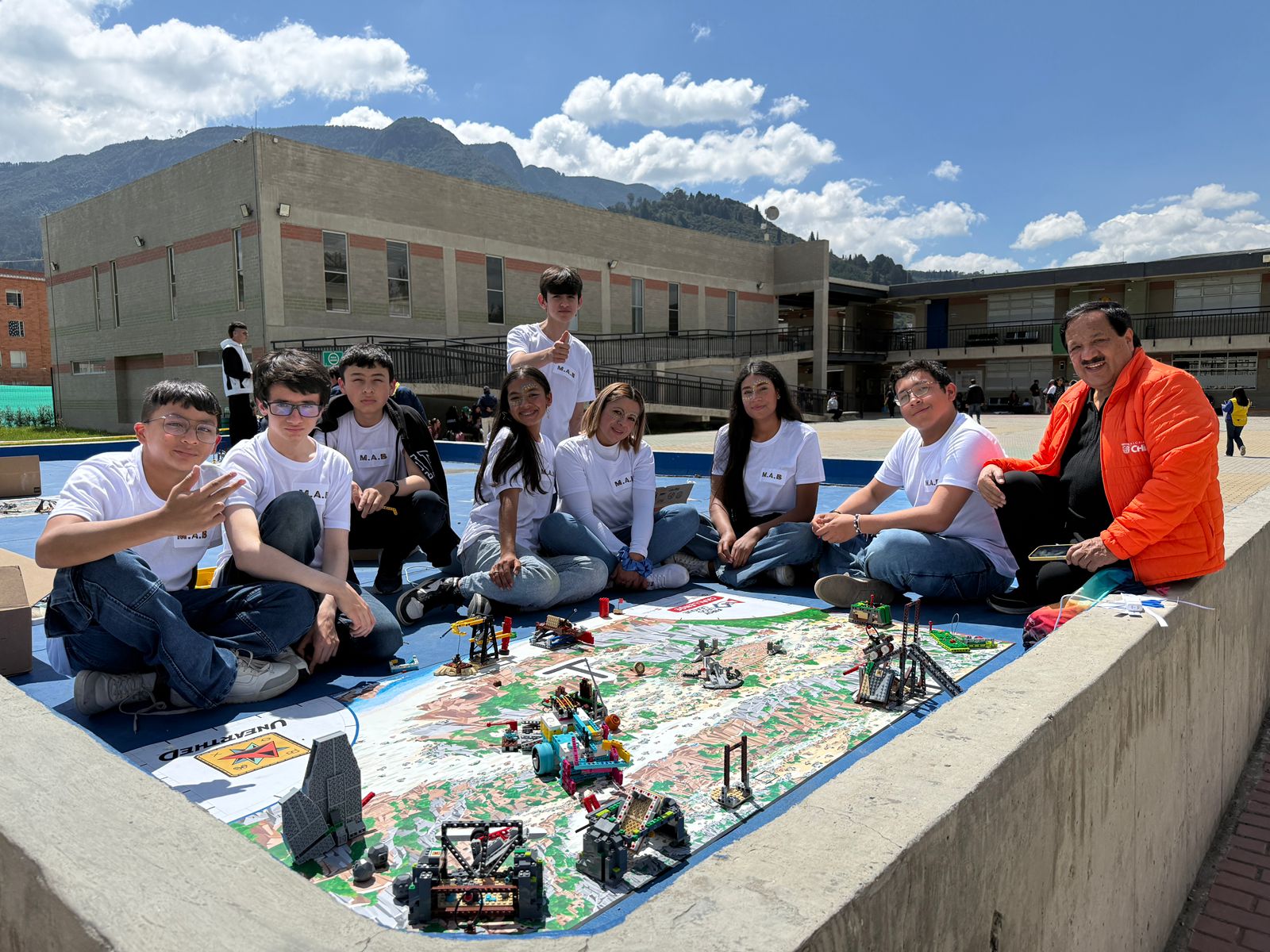 Robótica, innovación y aprendizaje: Chía en la First LEGO League ...